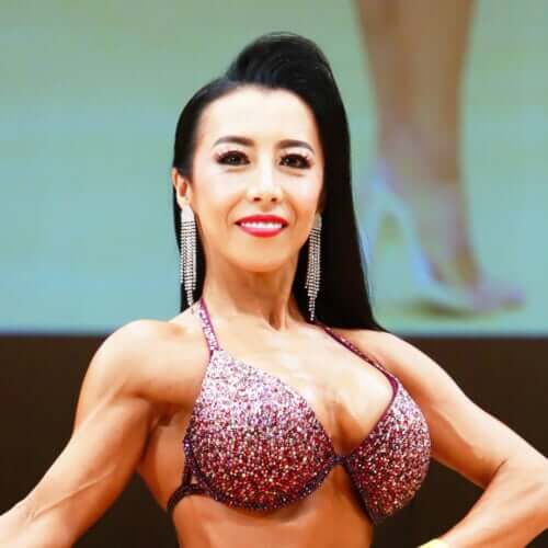 57歳介護士が開幕戦で2つの金メダル獲得！ビキニ姿のバックポーズを披露 | ページ 2 / 2 | FITNESS LOVE(フィットネスラブ)