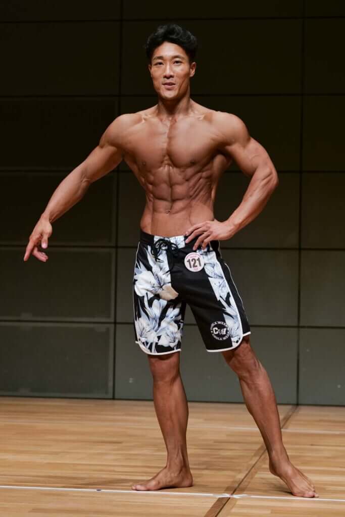 広がりのある背中とバキバキの腹筋！持ち前の分析力で2冠達成「止まらない思考で筋トレと向き合います」 | ページ 2 / 2 | FITNESS ...