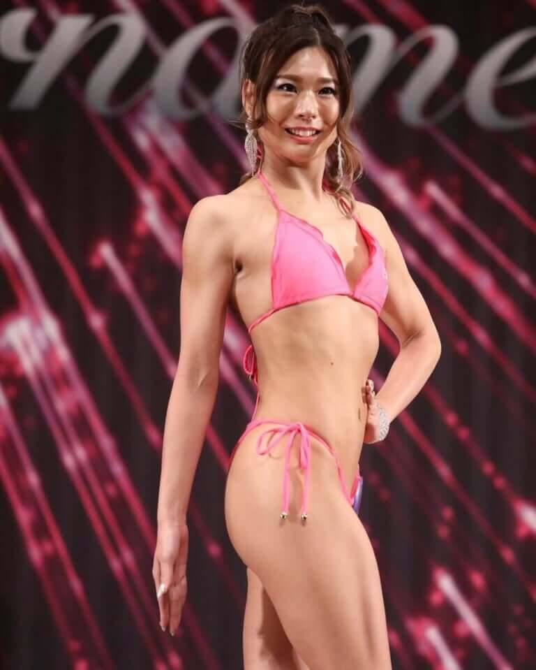 「体重80kg」状態からメリハリある白肌ボディへ変化 27kg減で「ただ痩せた貧相な身体」になるも…“筋肉をつけて引き締める”の意識で変化 | ページ 2 / 2 | FITNESS LOVE ...